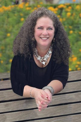 Shari Lyons | Hammond Residential Real Estate | MA Real Estate