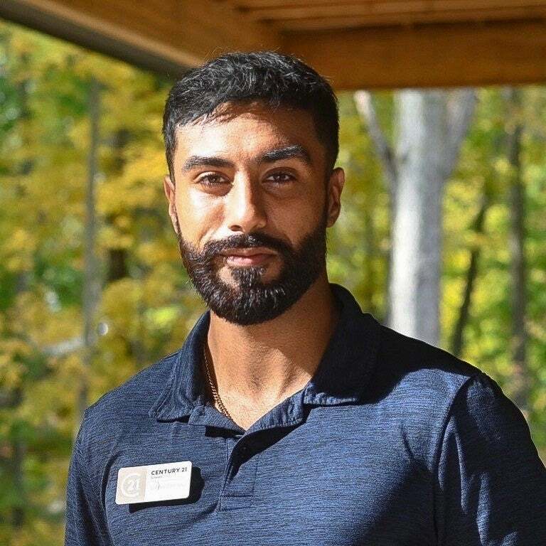 Gurvinder Gill | CENTURY 21 Scheetz | IN Real Estate